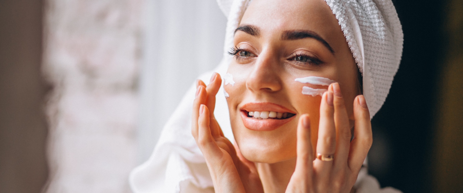 The Ultimate Guide to Layering Sunblock with SPF on Top of Moisturizer
